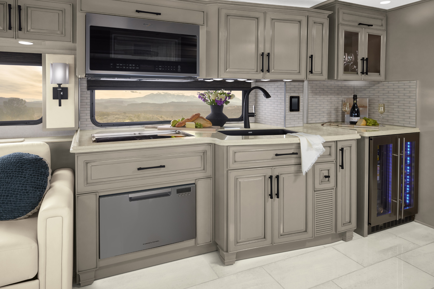 7 Reasons the 2025 Newmar London Aire is The Sleekest Luxury Motorhome